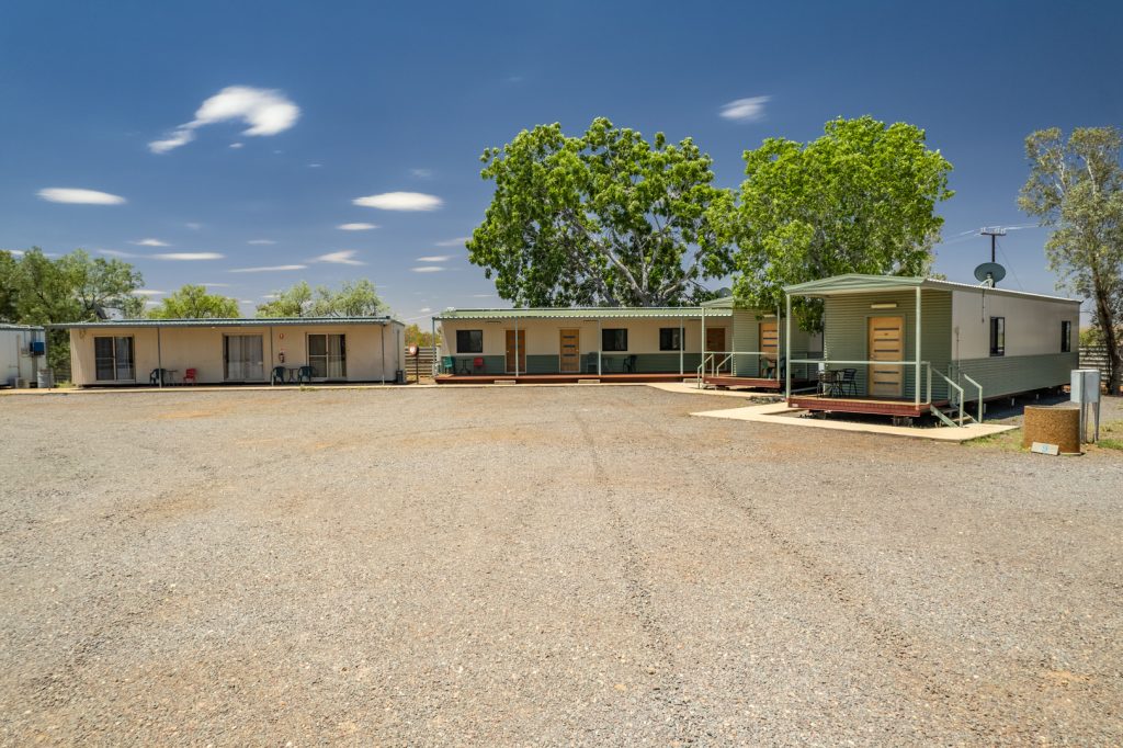GALLERY – Devils Marbles Hotel