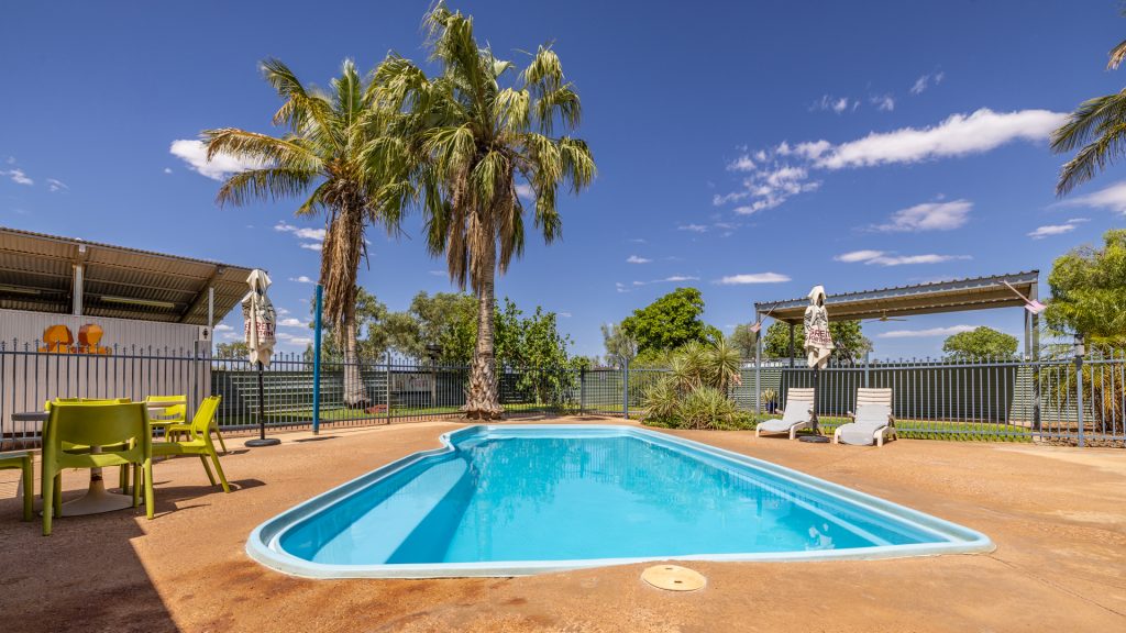 GALLERY – Devils Marbles Hotel