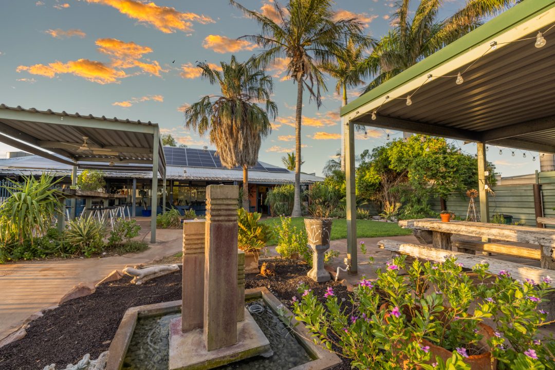 GALLERY – Devils Marbles Hotel